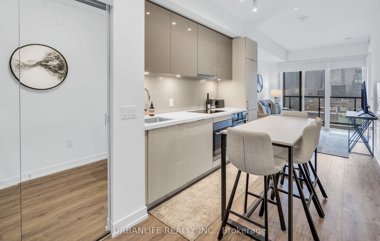 1404 – 158 Front St East, Toronto | Welcome to Urbanlife Realty Inc.
